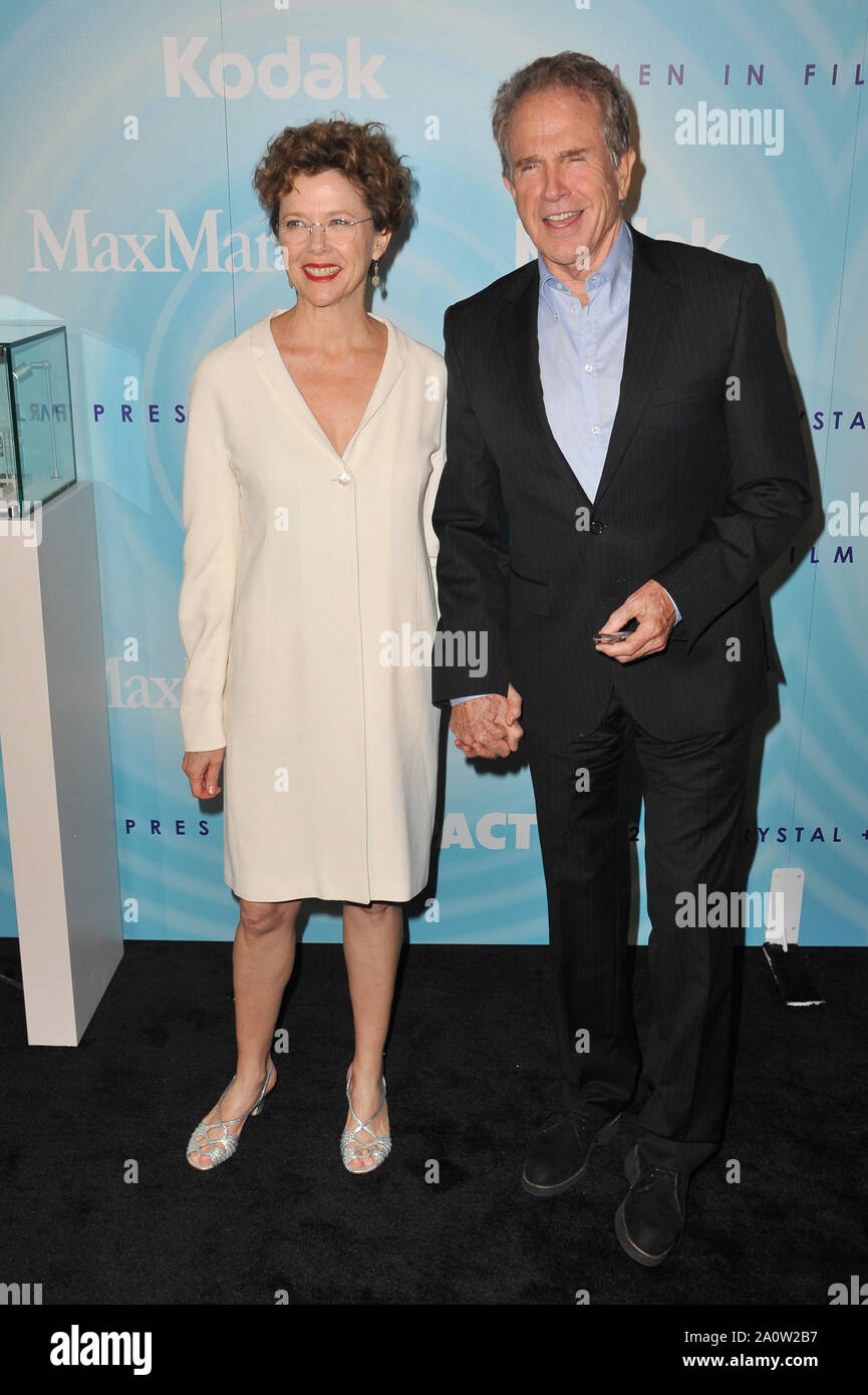 LOS ANGELES, CA. June 16, 2011: Annette Bening & husband Warren Beatty ...