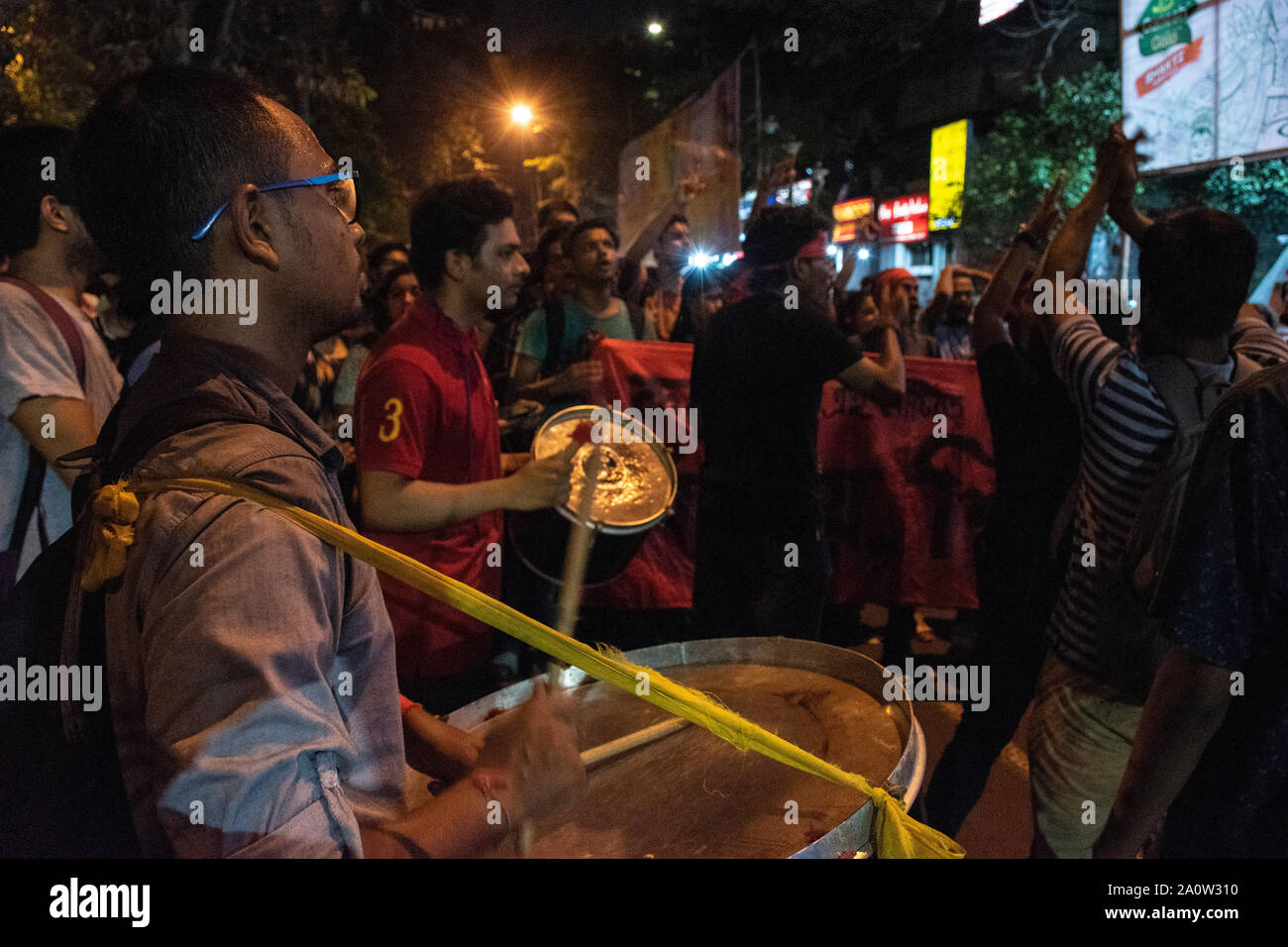 Kolkata, India. 20th Sep, 2019. A strike against the strike. Musical ...