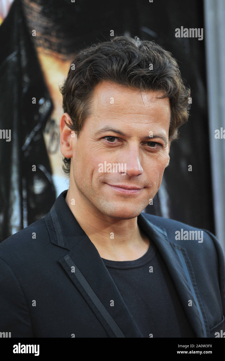 Ioan gruffudd horrible bosses premiere hi-res stock photography and ...
