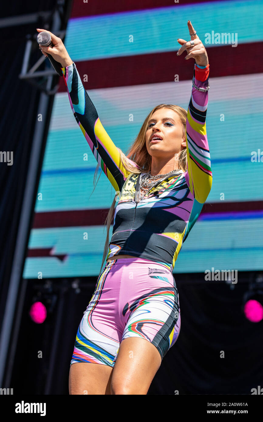 Cari Fletcher High Resolution Stock Photography and Images - Alamy