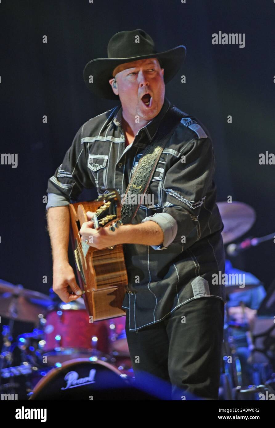 Hiawassee, GA, USA. 21st Sep, 2019. Tracy Lawrence on stage for Tracy ...