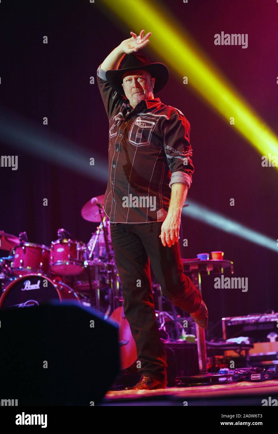 Hiawassee, GA, USA. 21st Sep, 2019. Tracy Lawrence on stage for Tracy ...