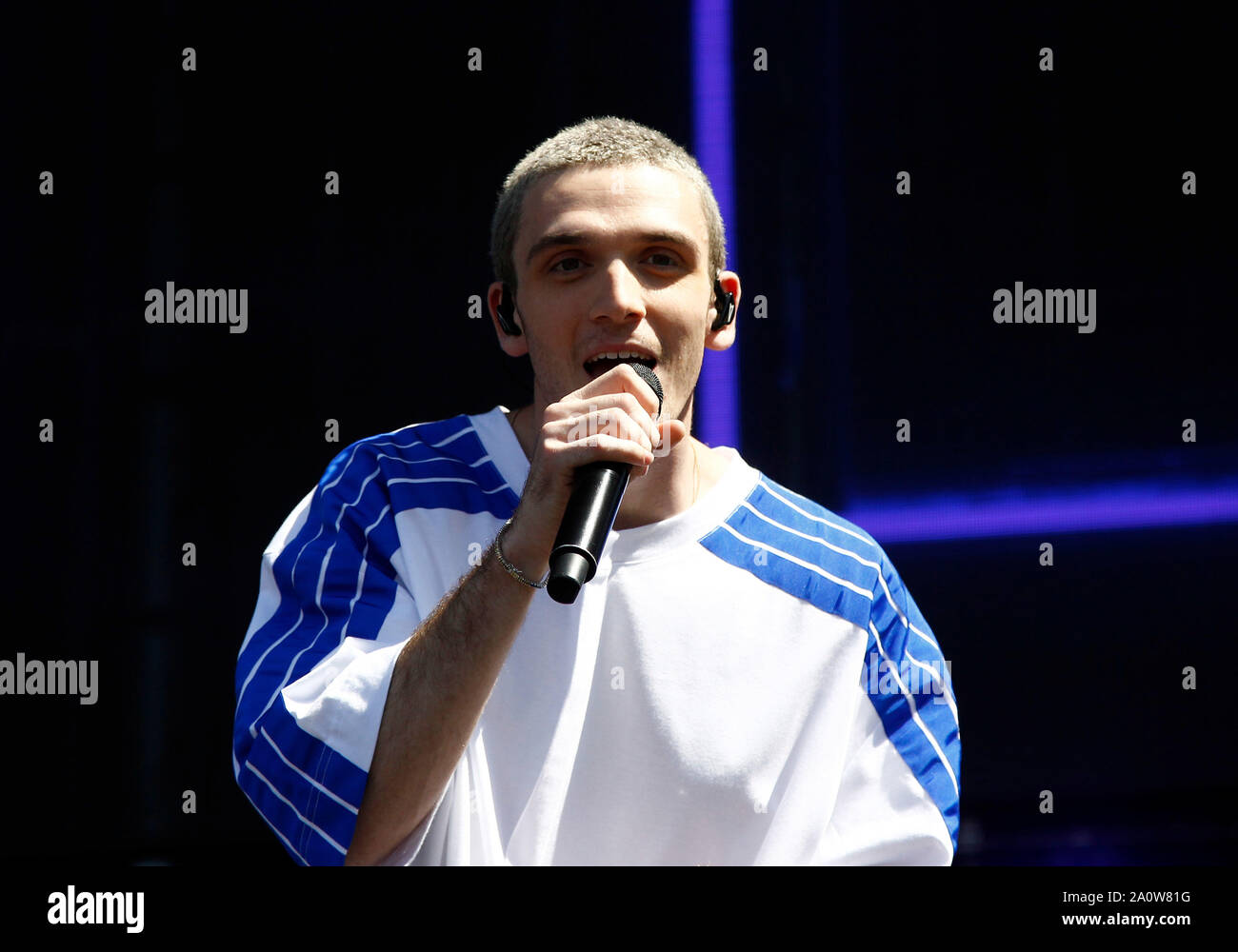 Lauv performs on stage hi-res stock photography and images - Alamy