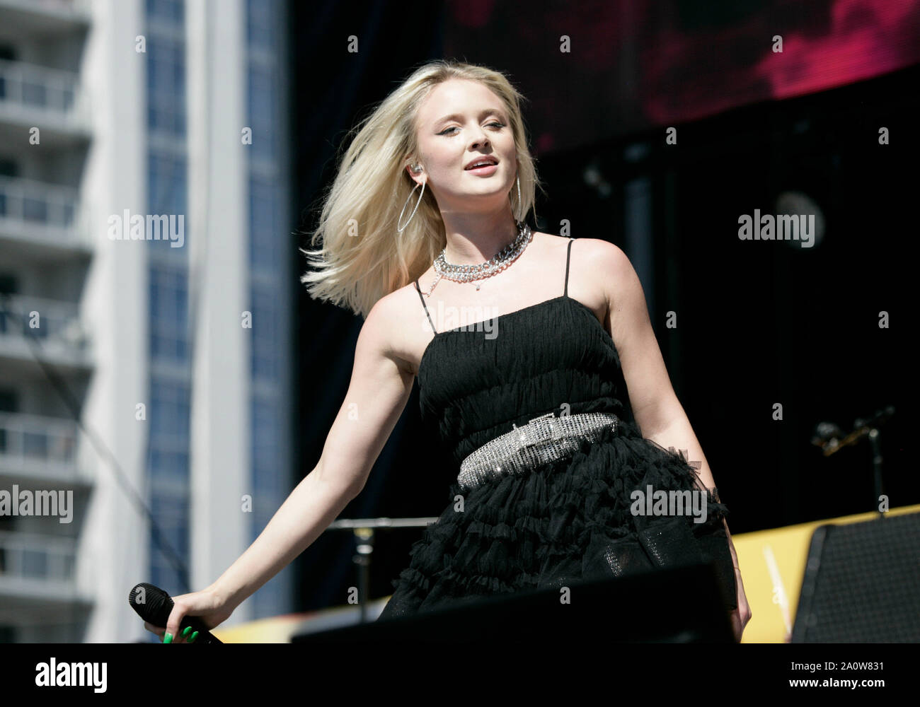 Zara larsson performs hi-res stock photography and images - Alamy