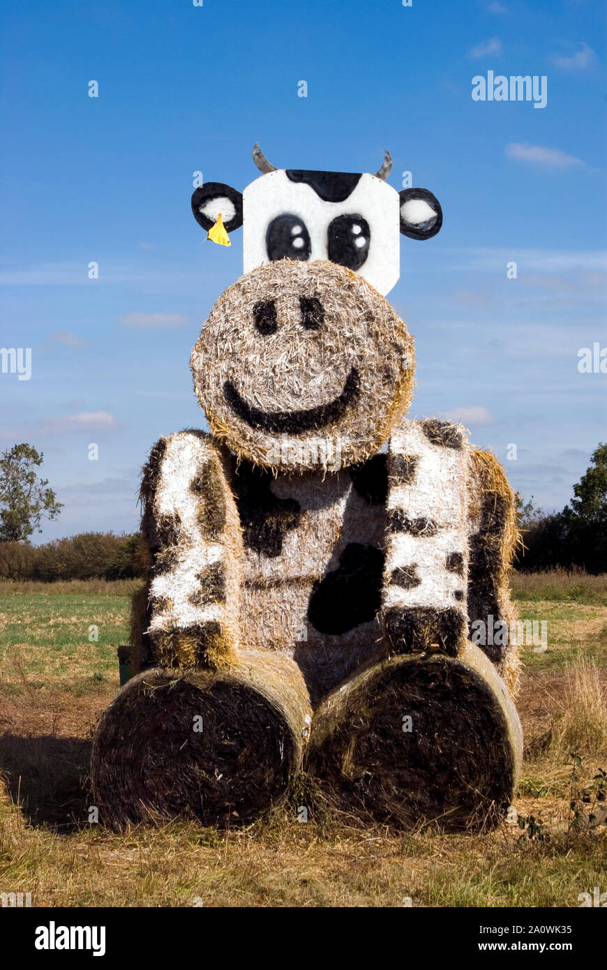 Painted straw bales hi-res stock photography and images - Alamy