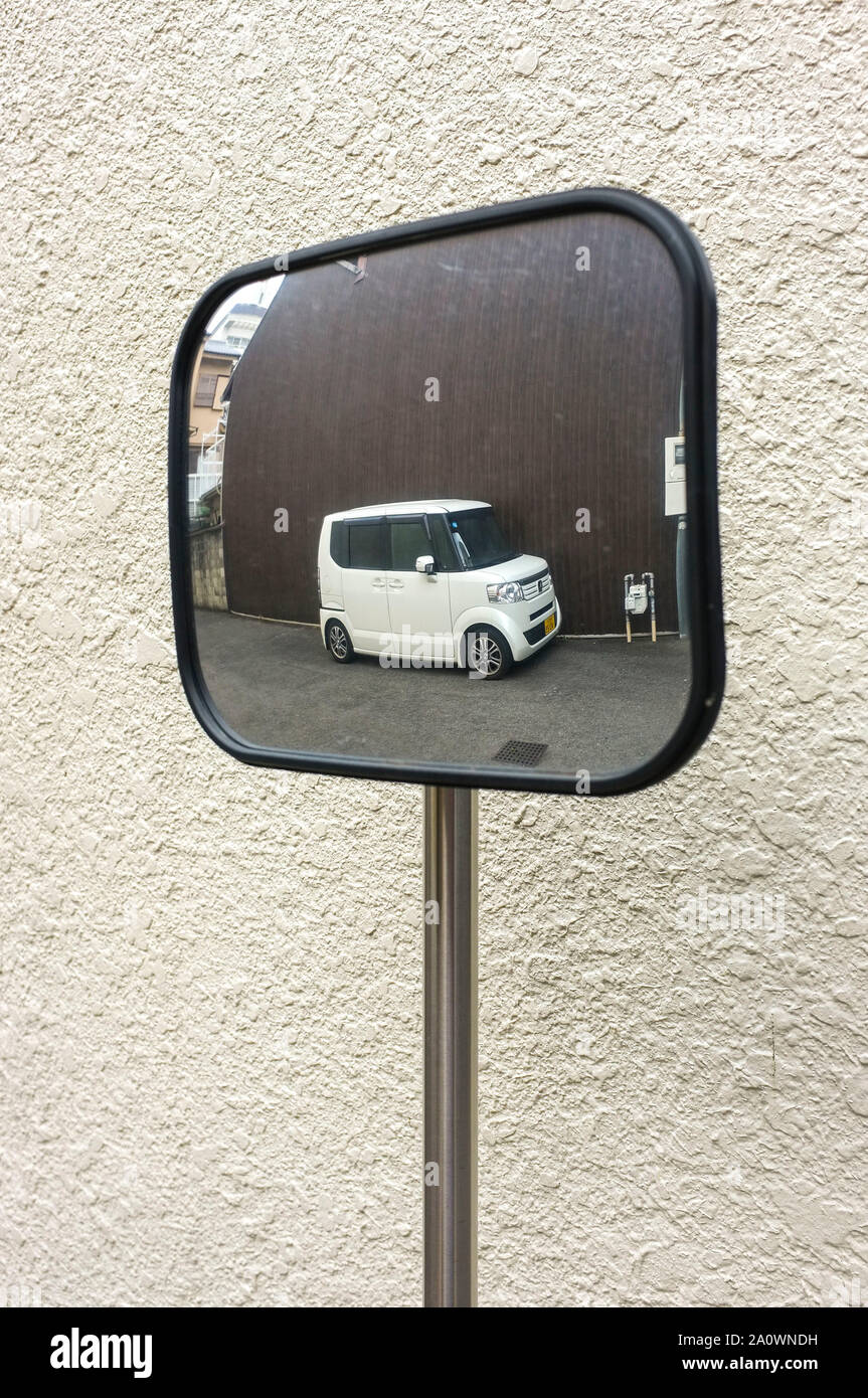 Japan mirror hi-res stock photography and images - Alamy