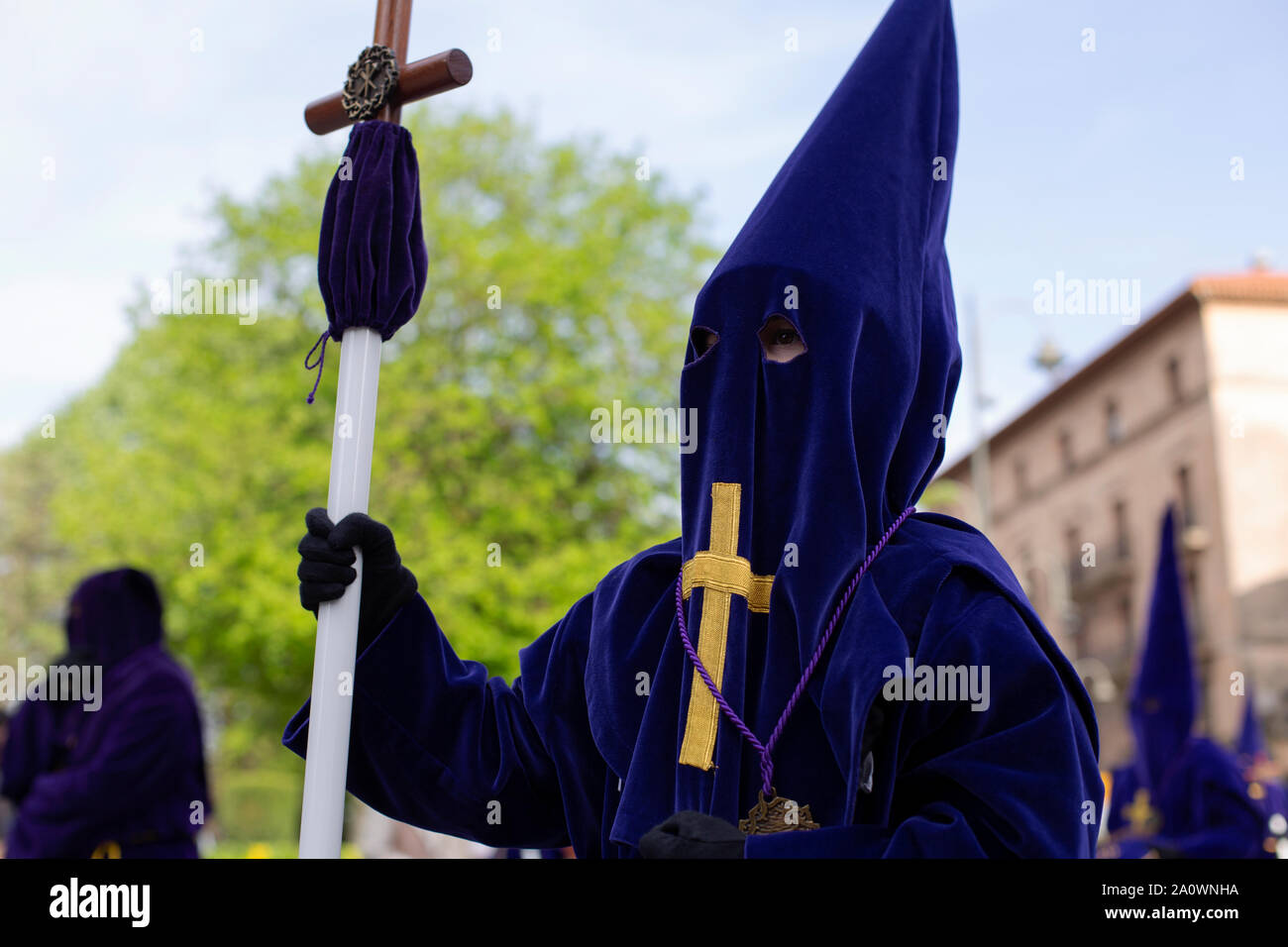 Holding holy cross hi-res stock photography and images - Alamy