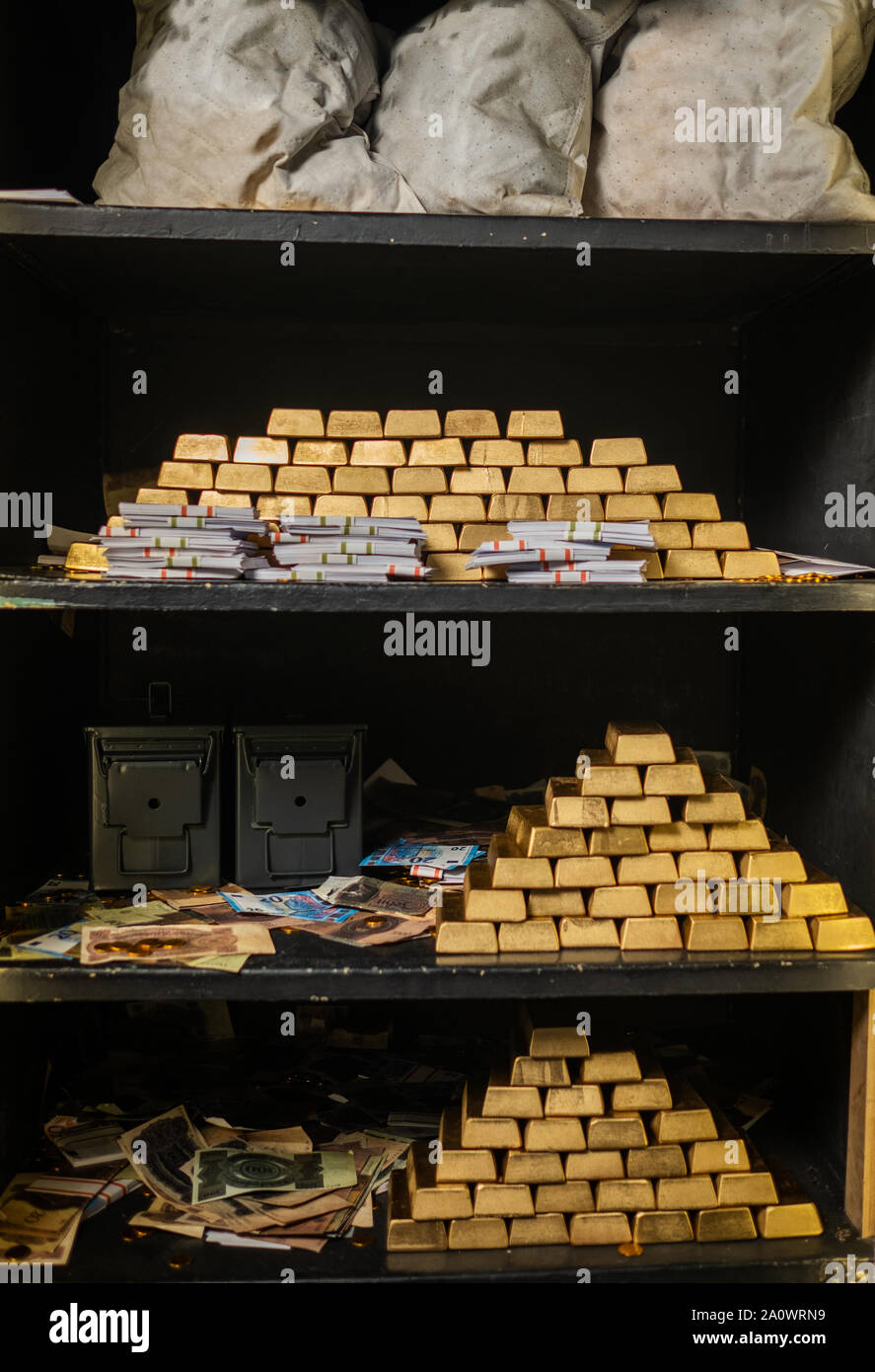Bank vault gold bars hi-res stock photography and images - Alamy