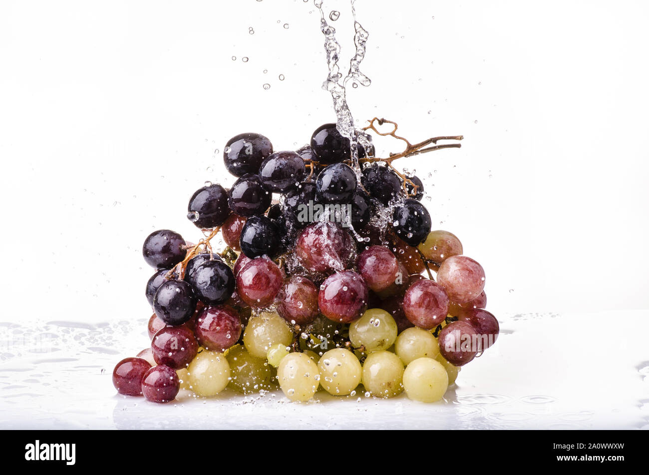Splash grapes hi-res stock photography and images - Alamy