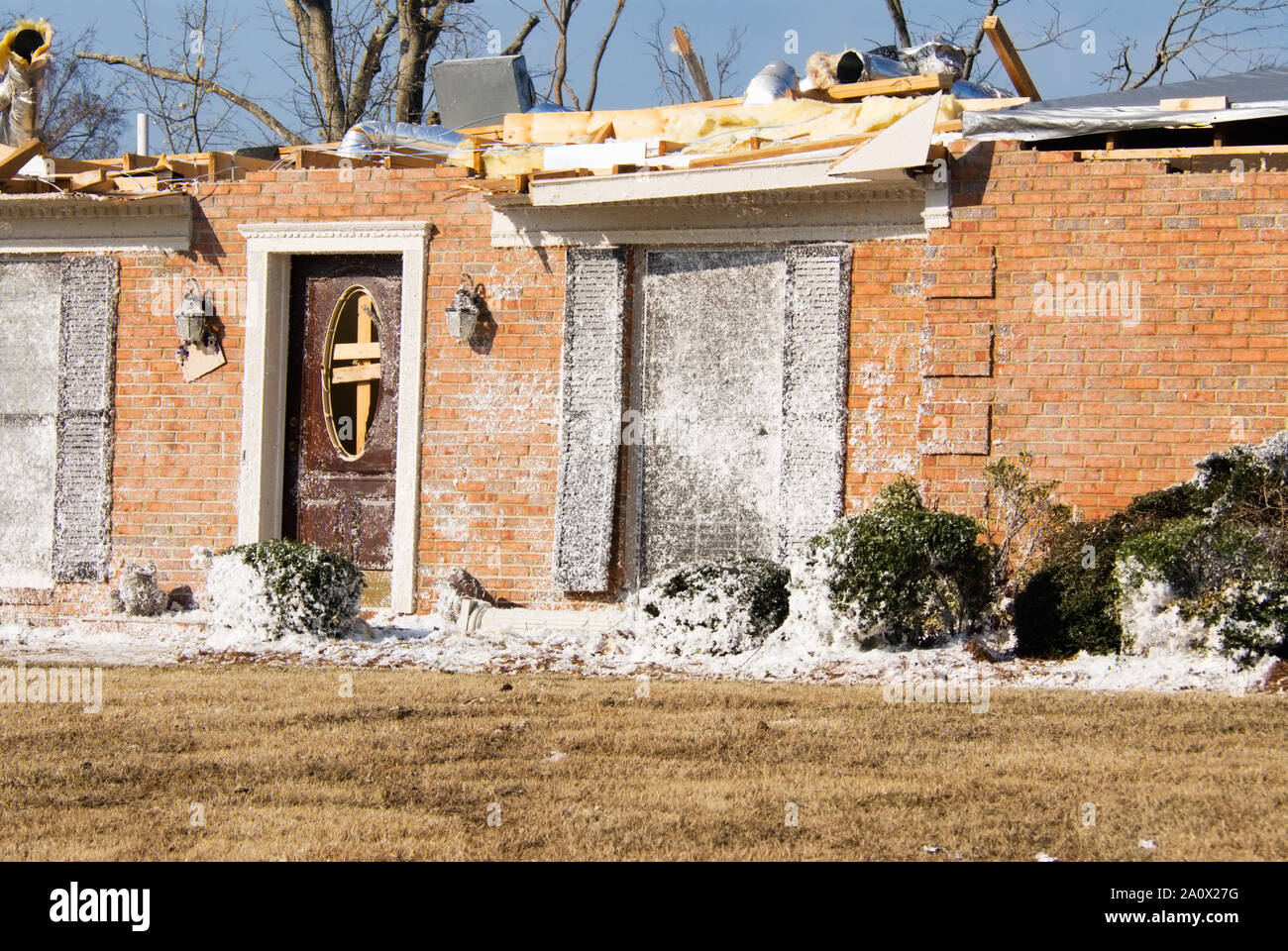 House destroyed by tornado hi-res stock photography and images - Alamy