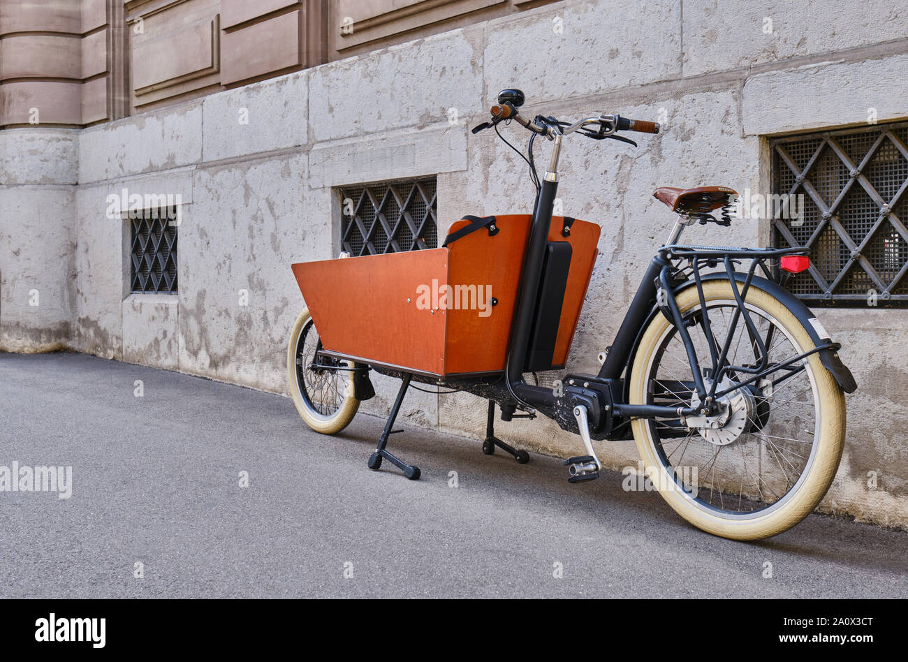 Wheelchair bike bicycle hi-res stock photography and images - Alamy