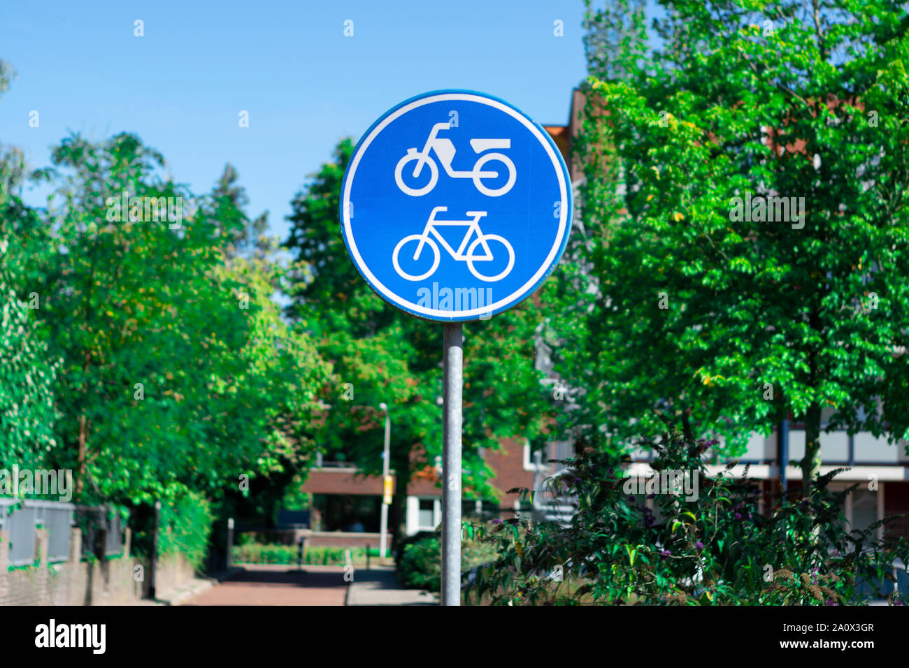 Dutch traffic sign bike moped path Stock Photo - Alamy