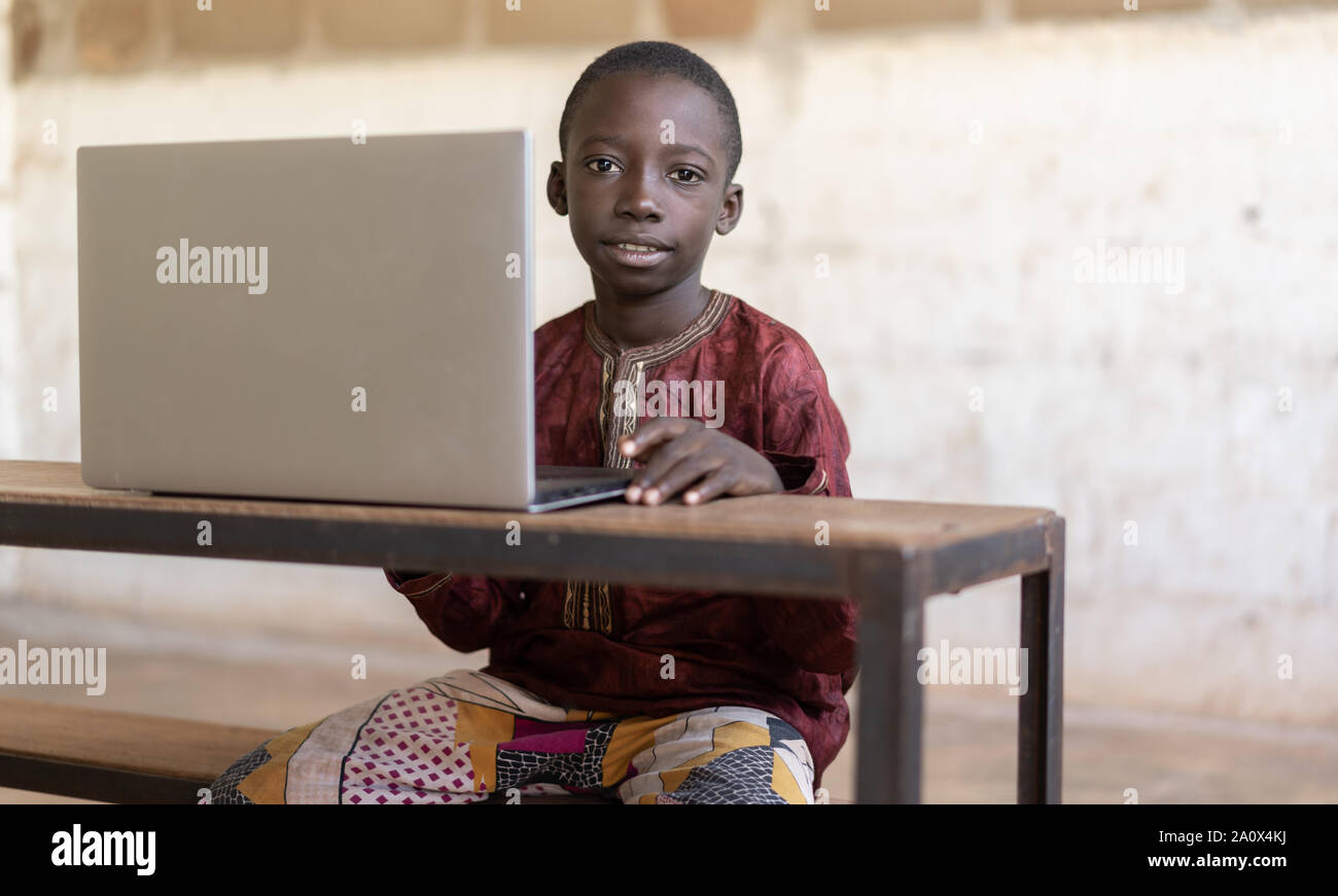 Black children computer class hi-res stock photography and images - Alamy