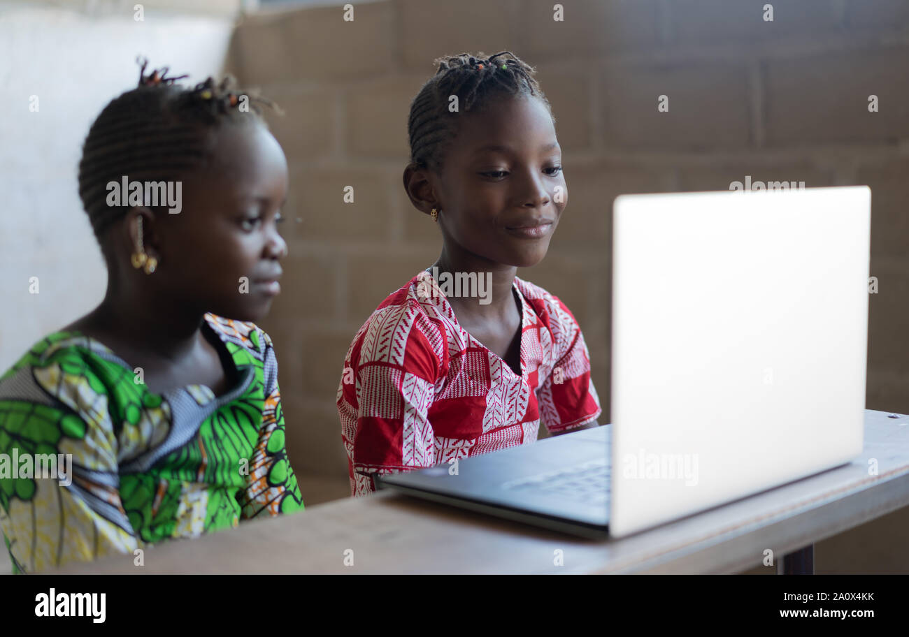 School internet africa hi-res stock photography and images - Alamy
