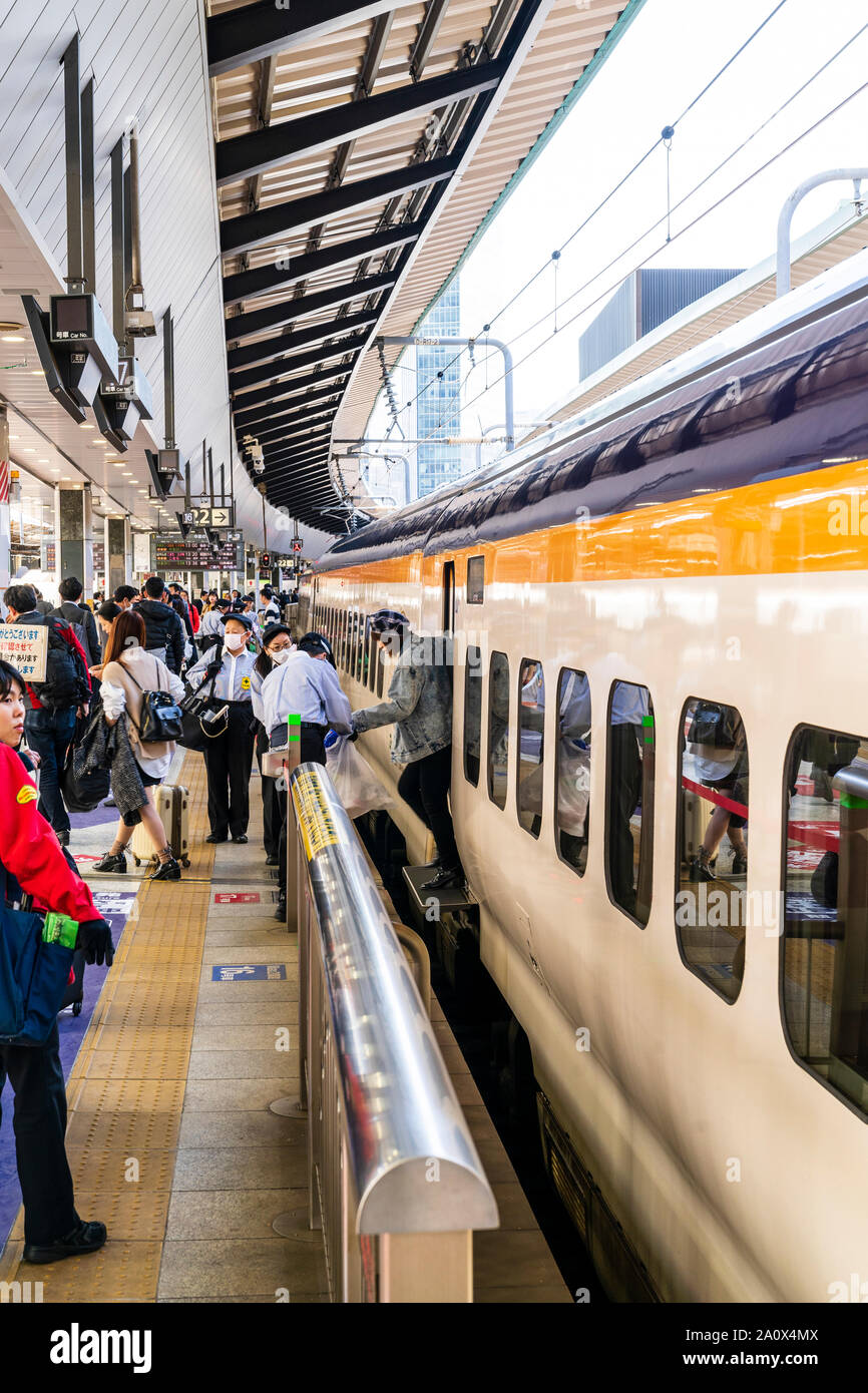 Tokyo station. Platform view of the Tohoku shinkansen, bullet train ...