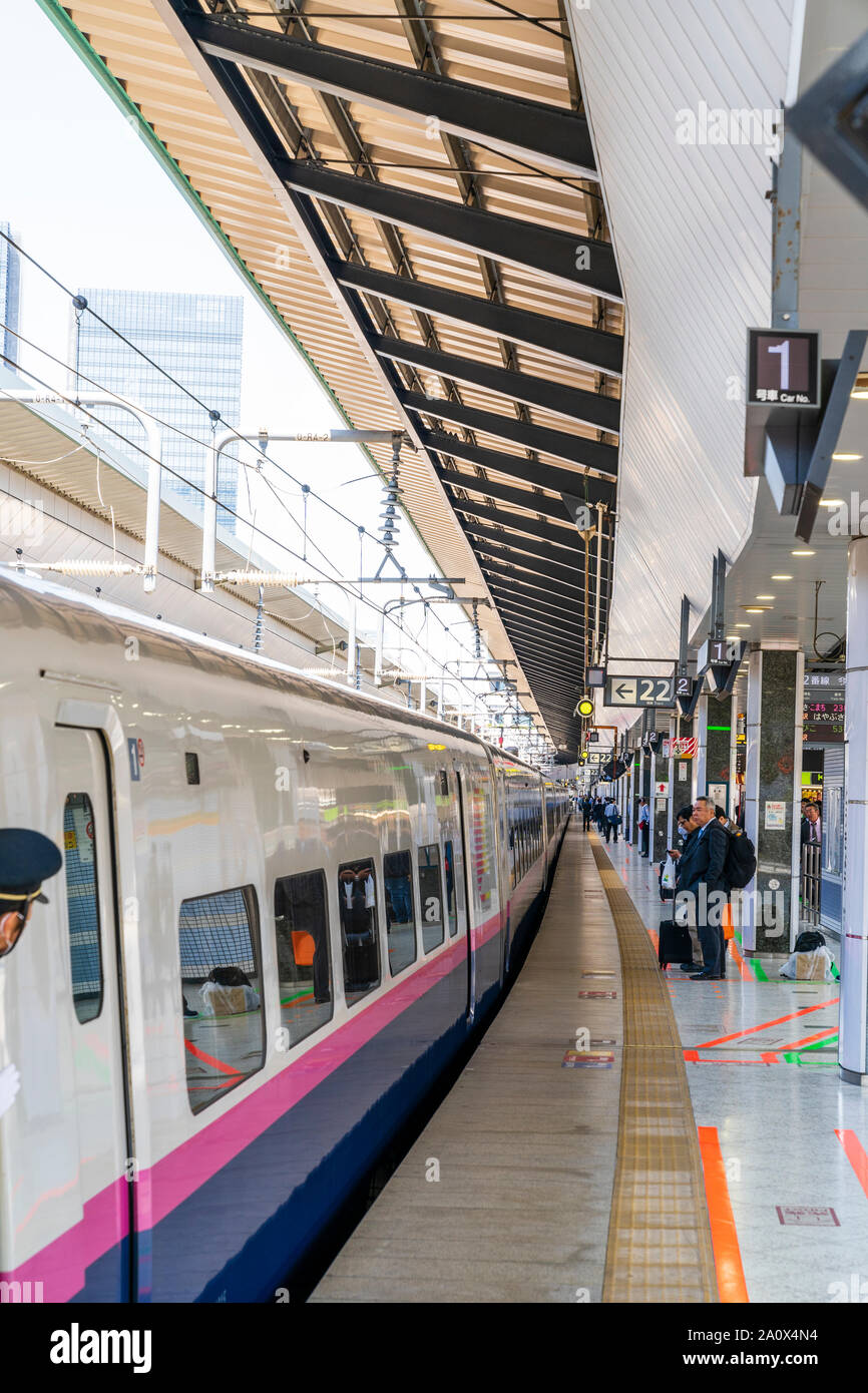 E2 series bullet train hi-res stock photography and images - Alamy