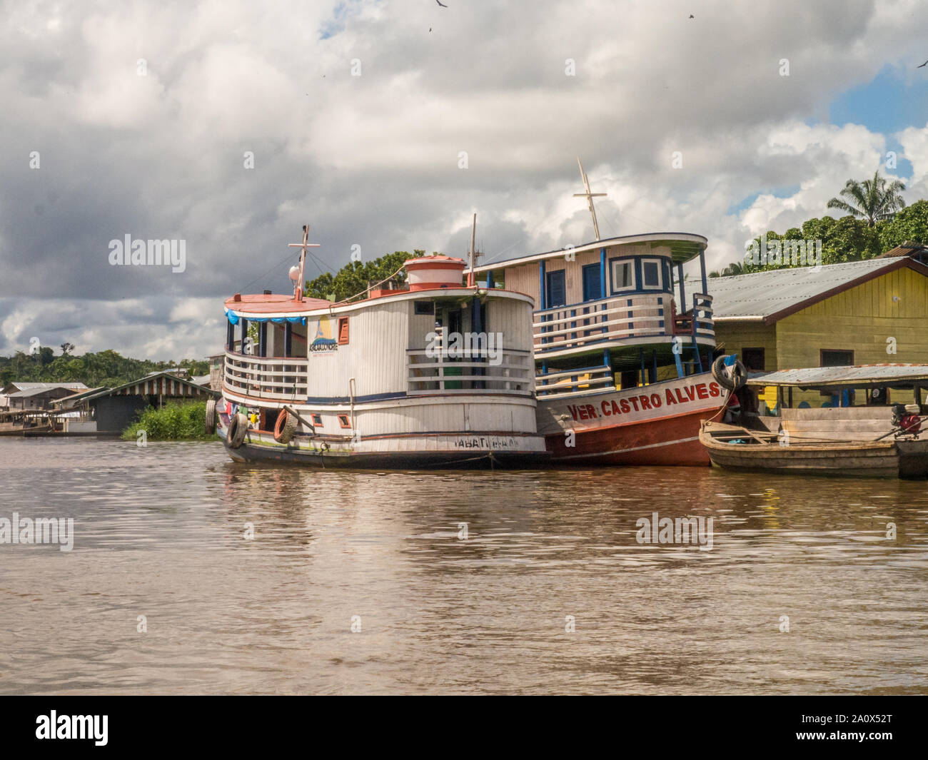 Amazon river boat native hi-res stock photography and images - Alamy