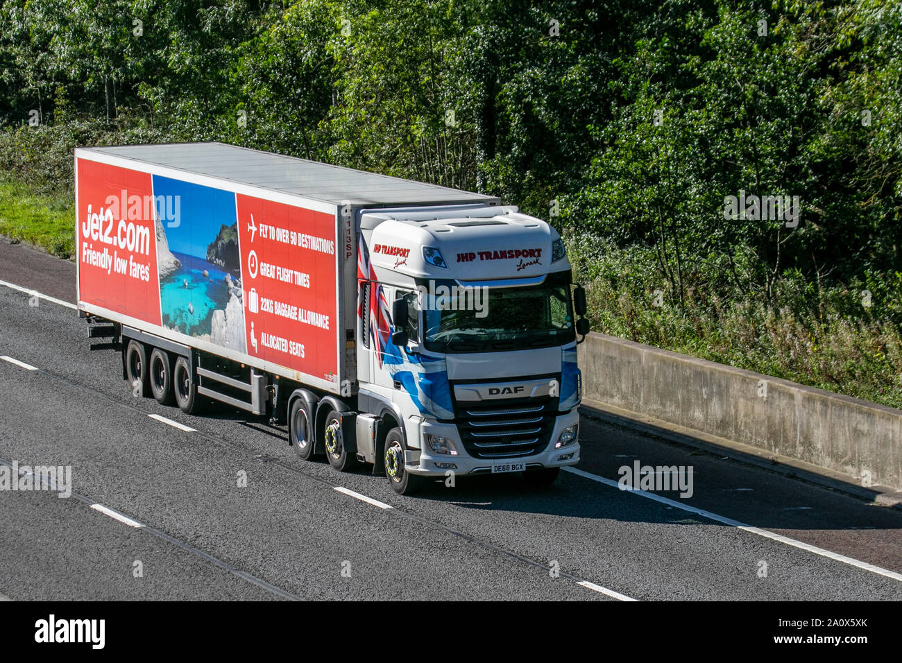 Jet2holidays lorry hi-res stock photography and images - Alamy