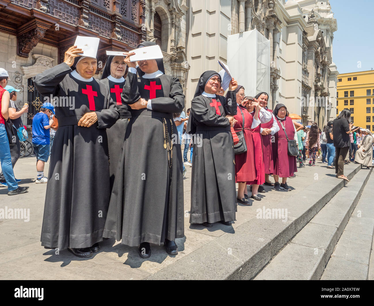 Cloistered nuns hi-res stock photography and images - Alamy