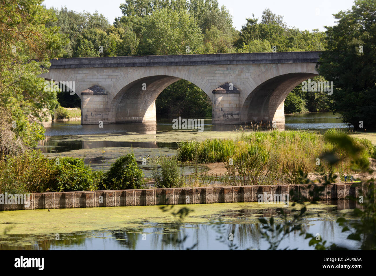Medieval gate bridge pont hi-res stock photography and images - Alamy