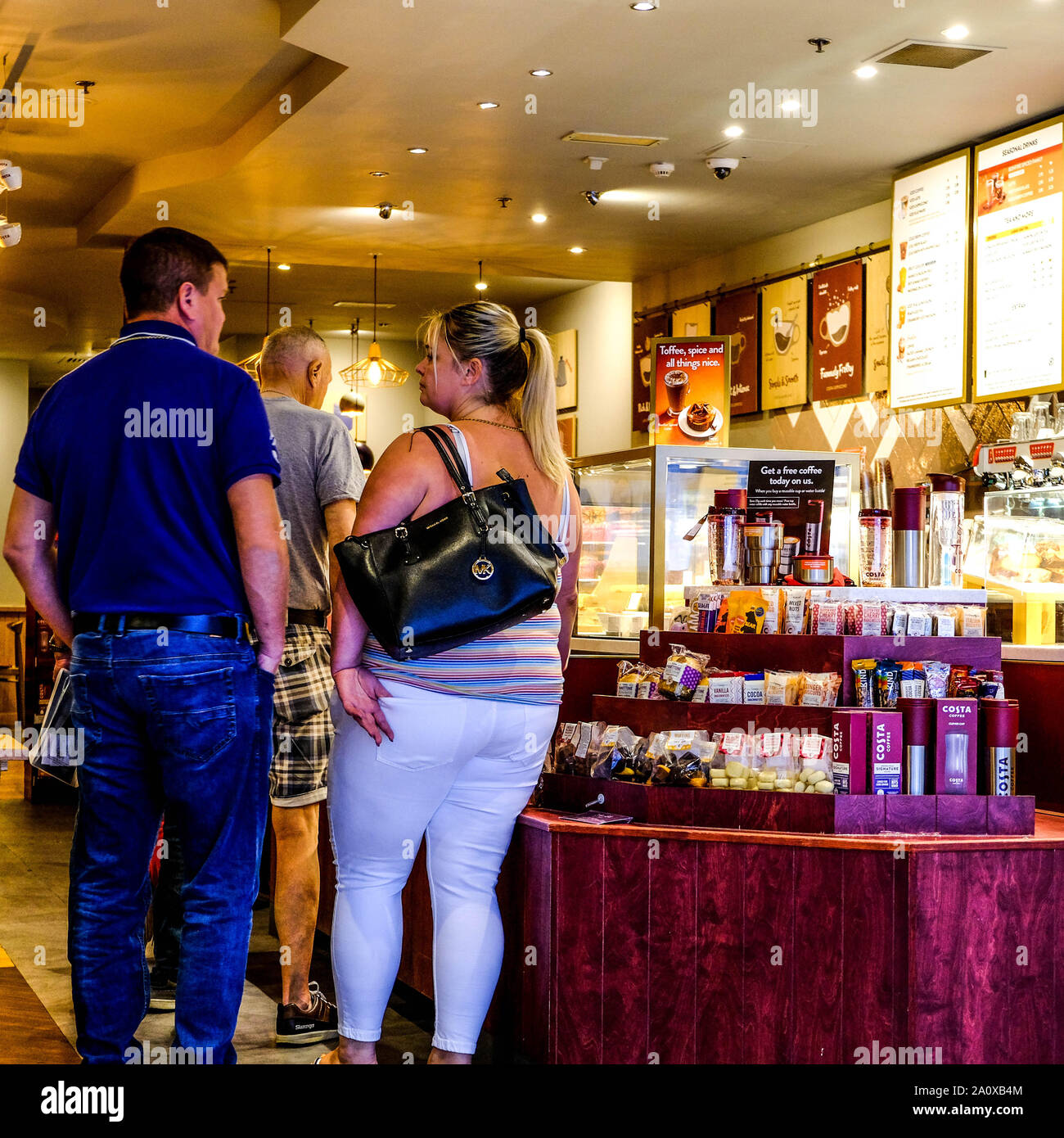 Shoulder line hi-res stock photography and images - Alamy