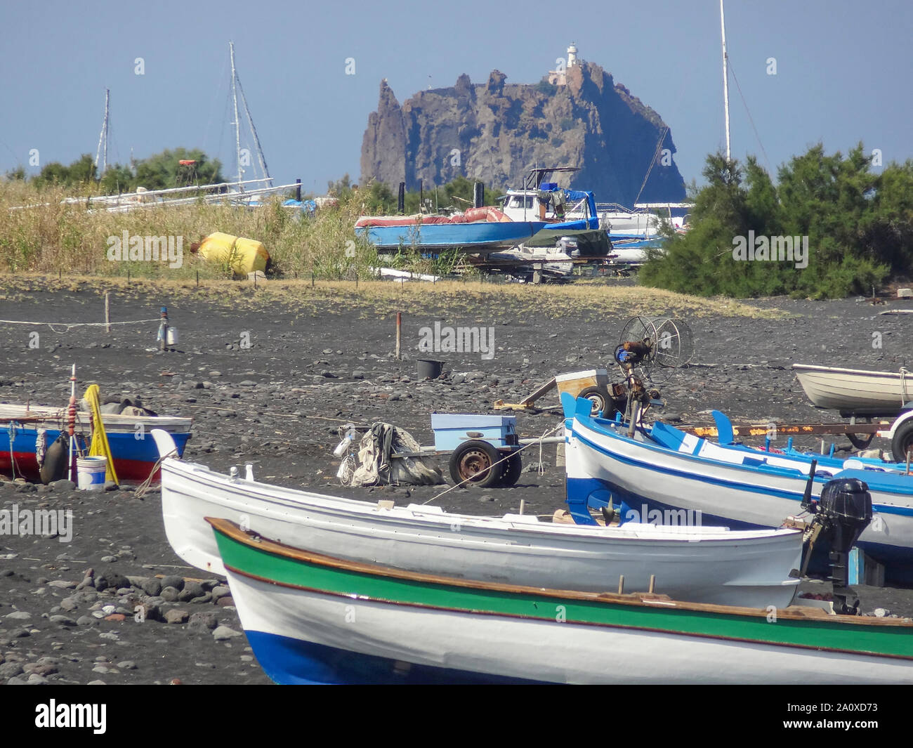 Stromboli volcano beach mountain hi-res stock photography and images ...