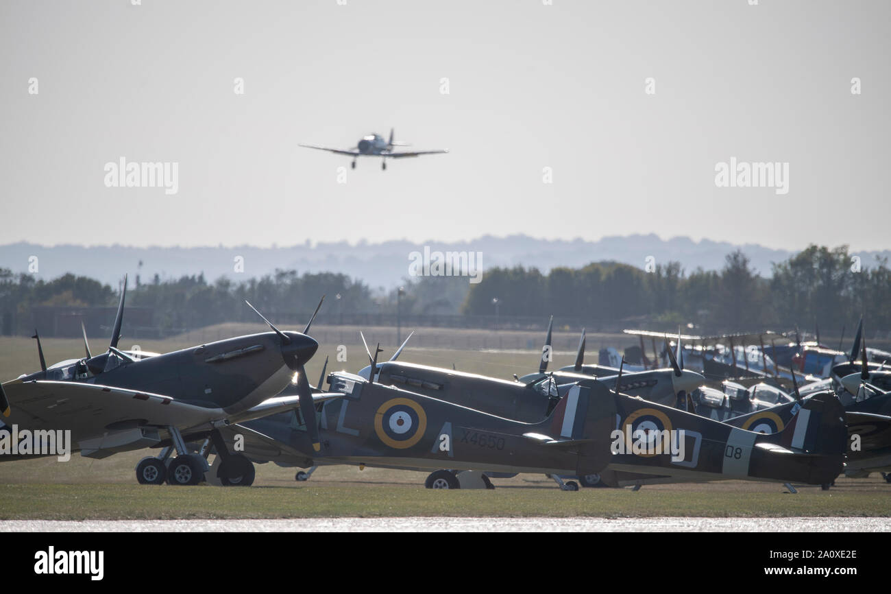 North American Harvard trainer lands at IWM Duxford 2019 Battle of ...