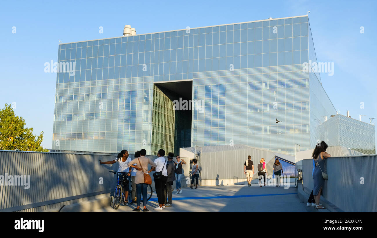 Biological departments hi-res stock photography and images - Alamy