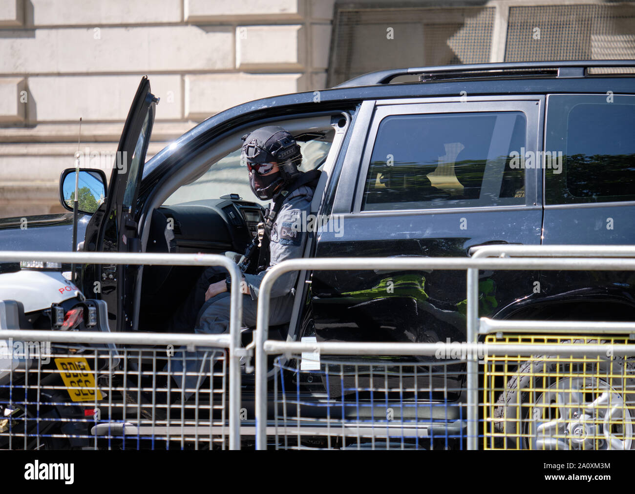 London police suv hi-res stock photography and images - Alamy
