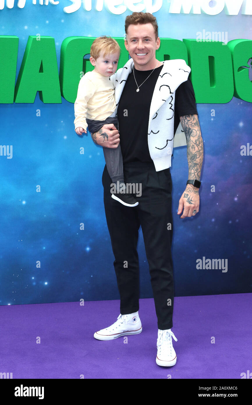 A shaun the sheep movie farmageddon hi-res stock photography and images ...