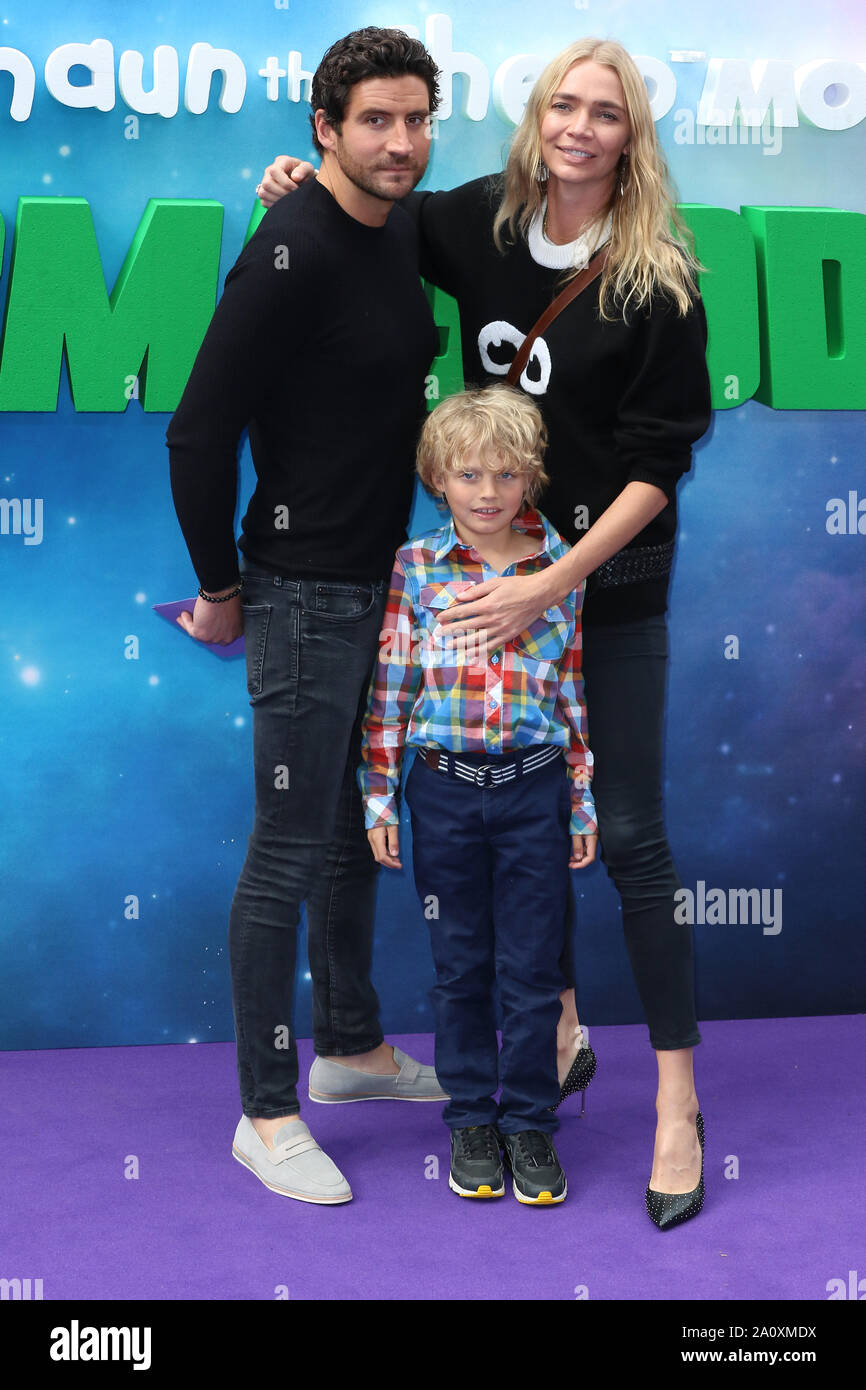 A shaun the sheep movie farmageddon hi-res stock photography and images ...