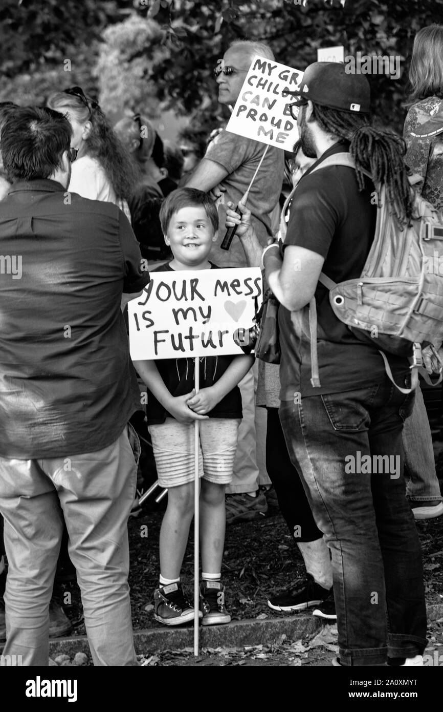 Usa children protesting climate change hi-res stock photography and ...