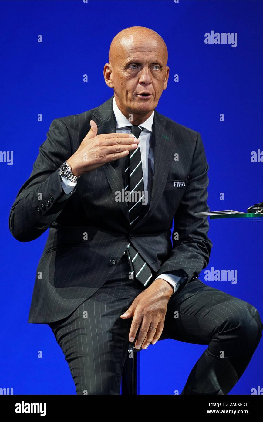 Referee pierluigi collina hi-res stock photography and images - Alamy