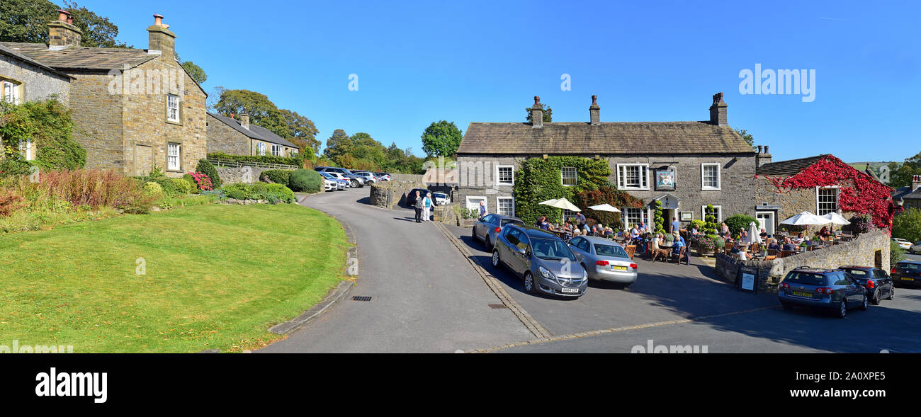 Downham lancashire assheton arms hi-res stock photography and images ...