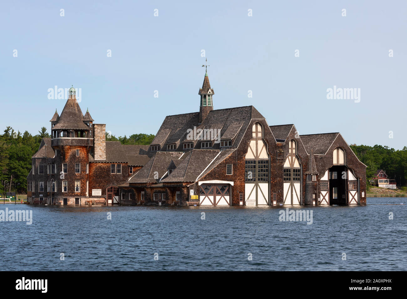 Yacht house boldt castle hi-res stock photography and images - Alamy