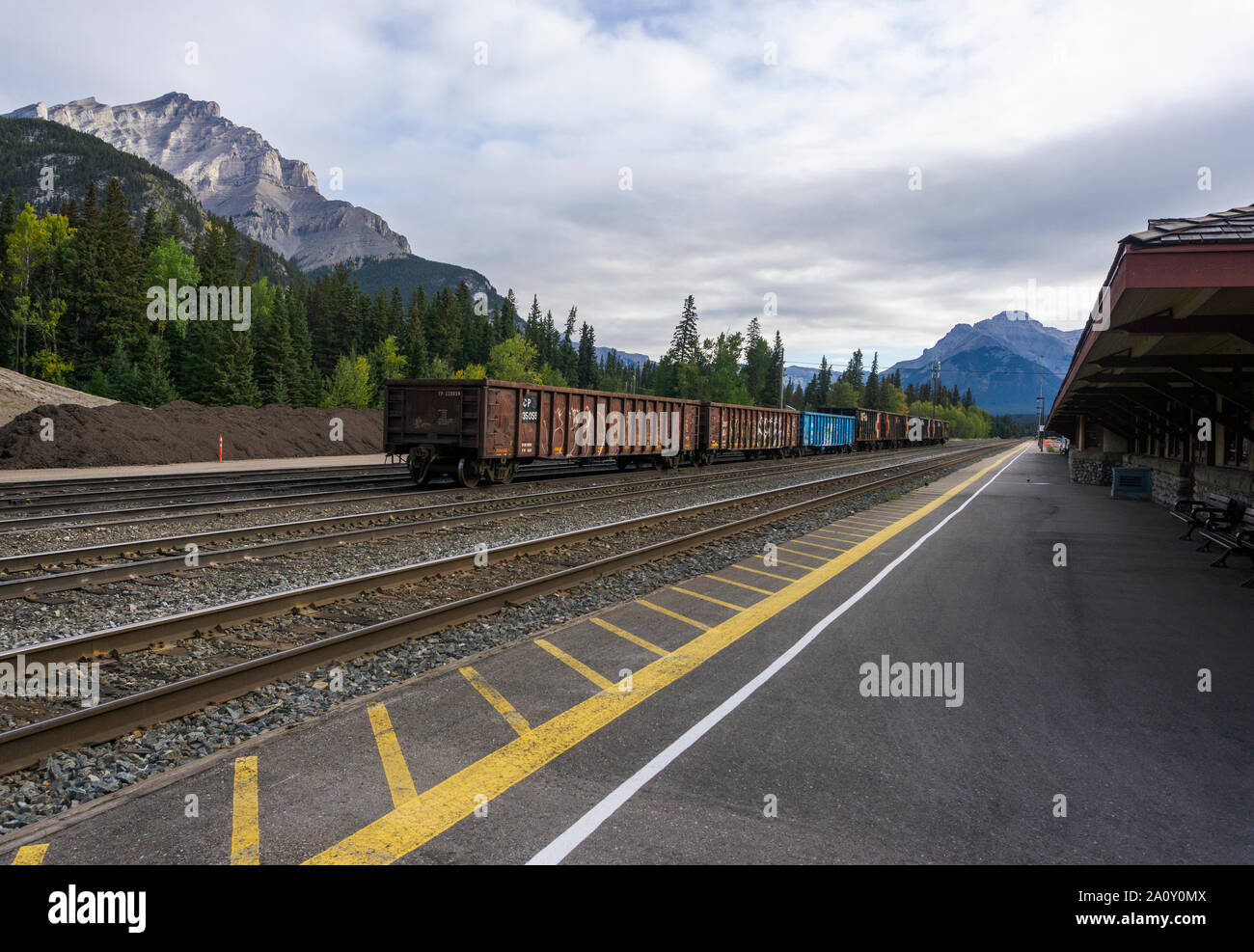 Banff station hi-res stock photography and images - Alamy