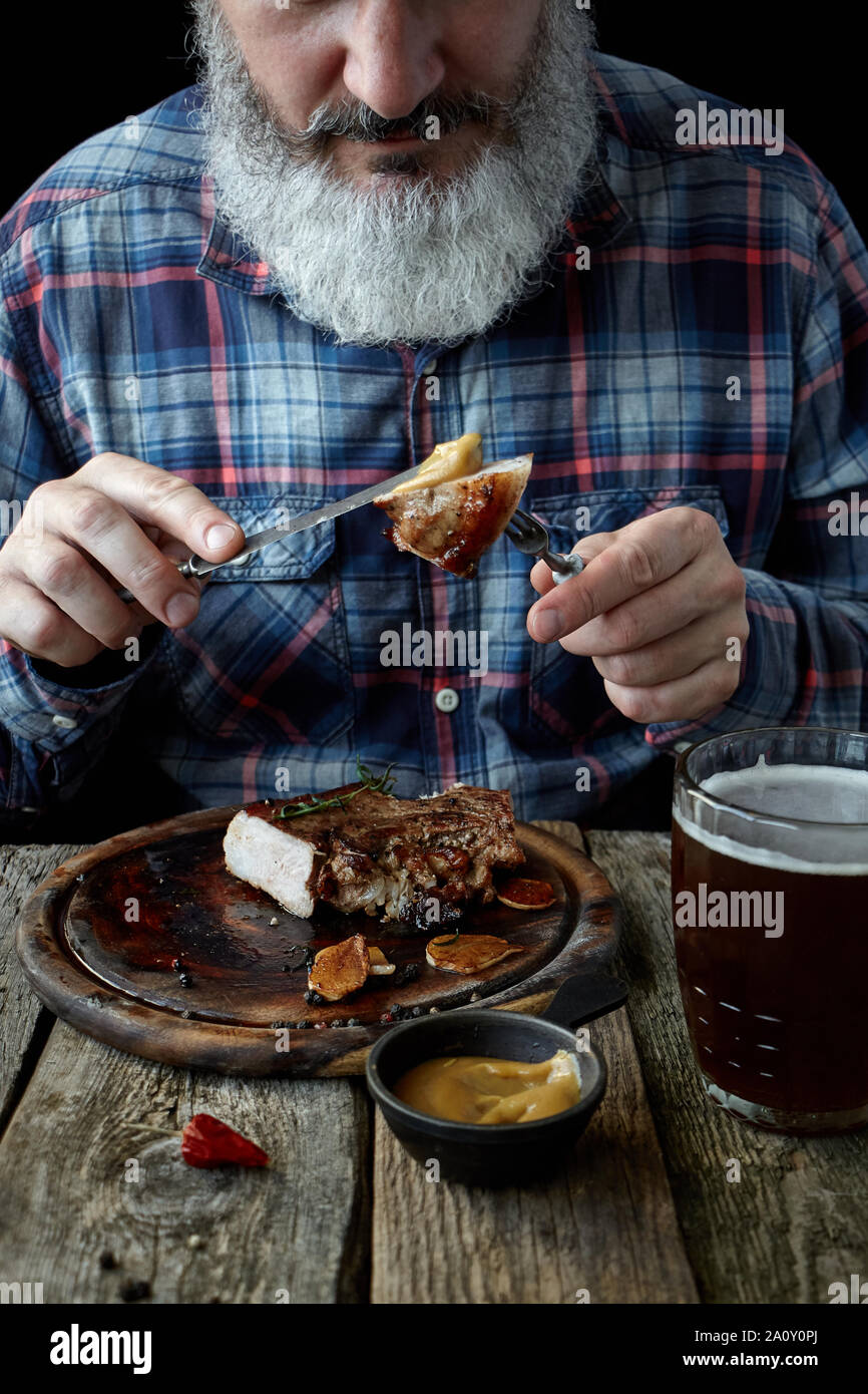 Beard pint hi-res stock photography and images - Alamy