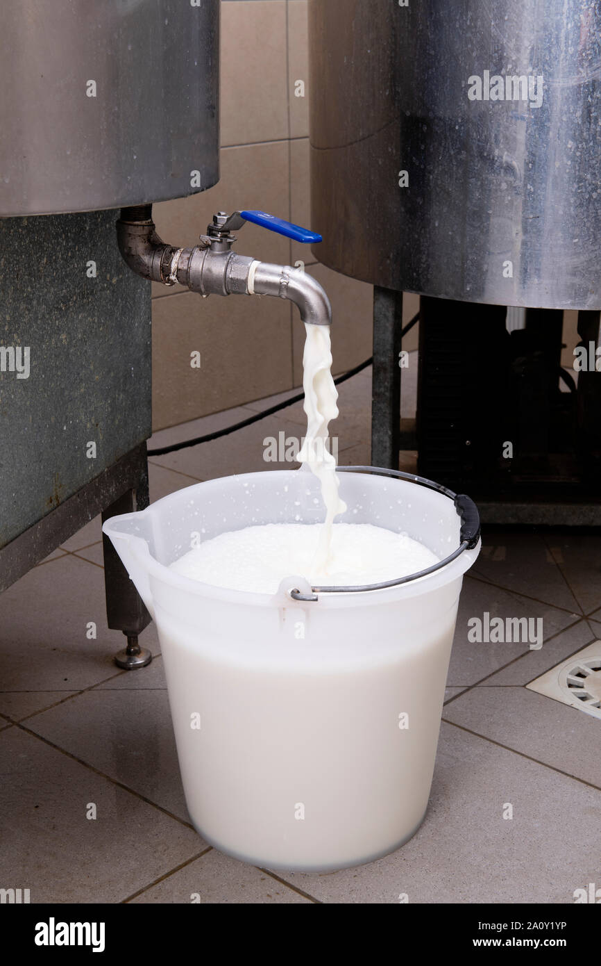Dairy farm milk storage tank hi-res stock photography and images - Alamy