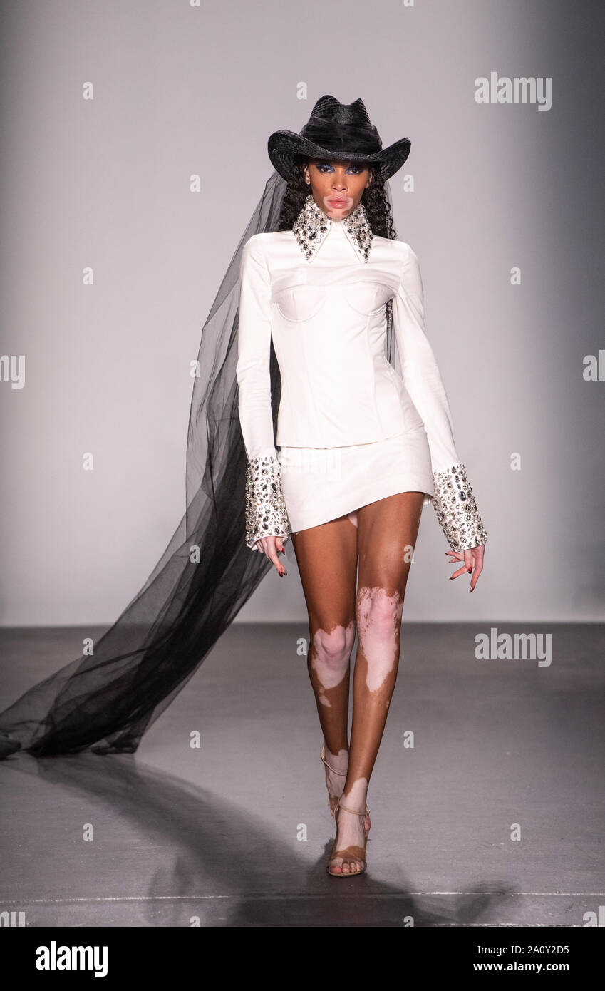 Winnie harlow fashion week hi-res stock photography and images - Alamy