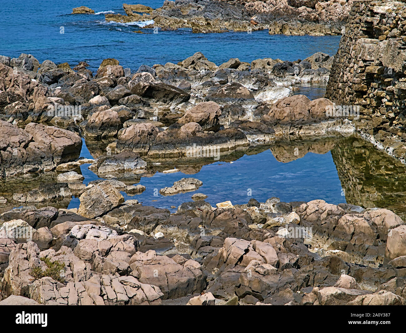 Sharp rocks hi-res stock photography and images - Alamy