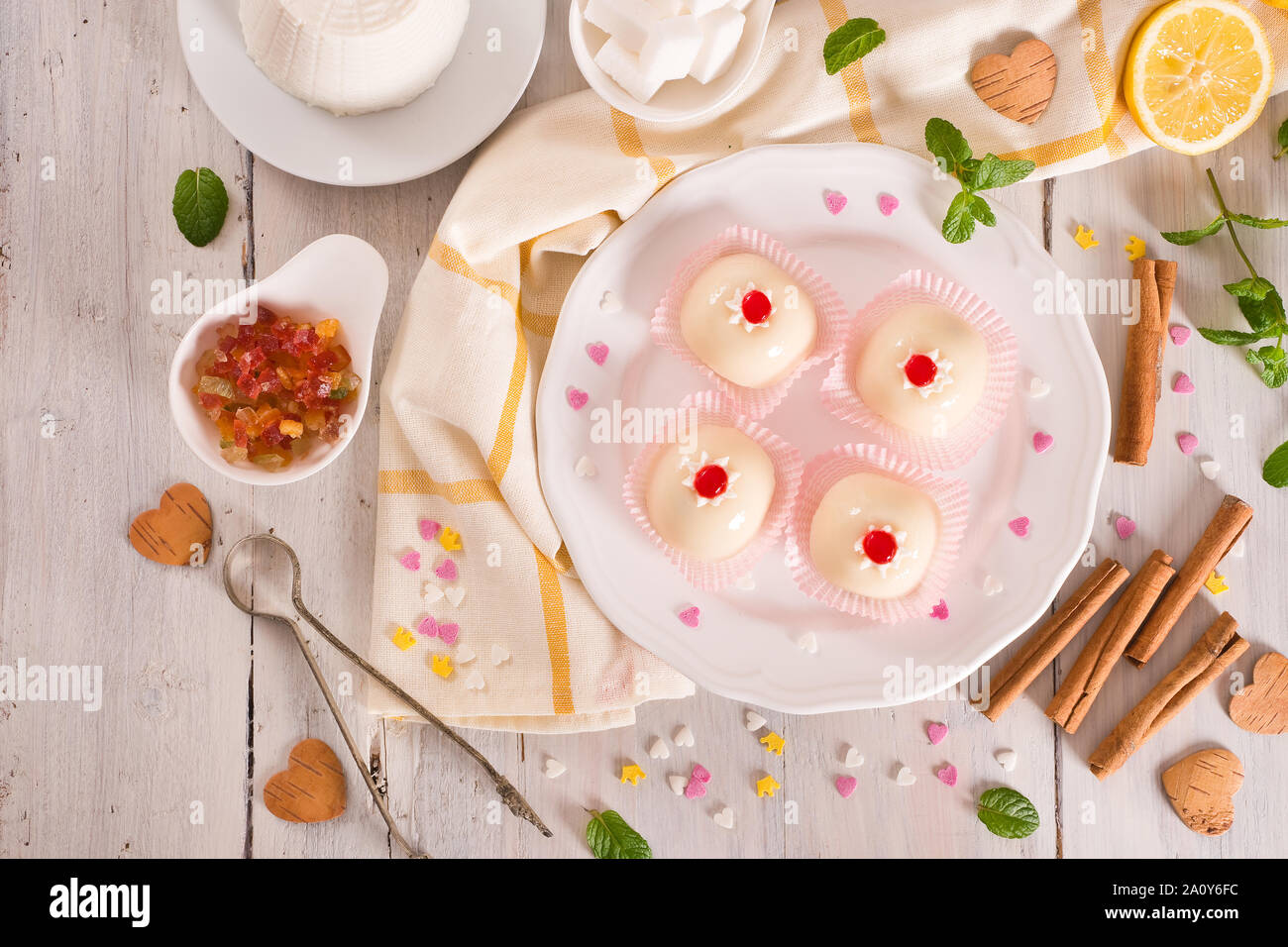 Sicilian ricotta cake (Cassata Stock Photo - Alamy