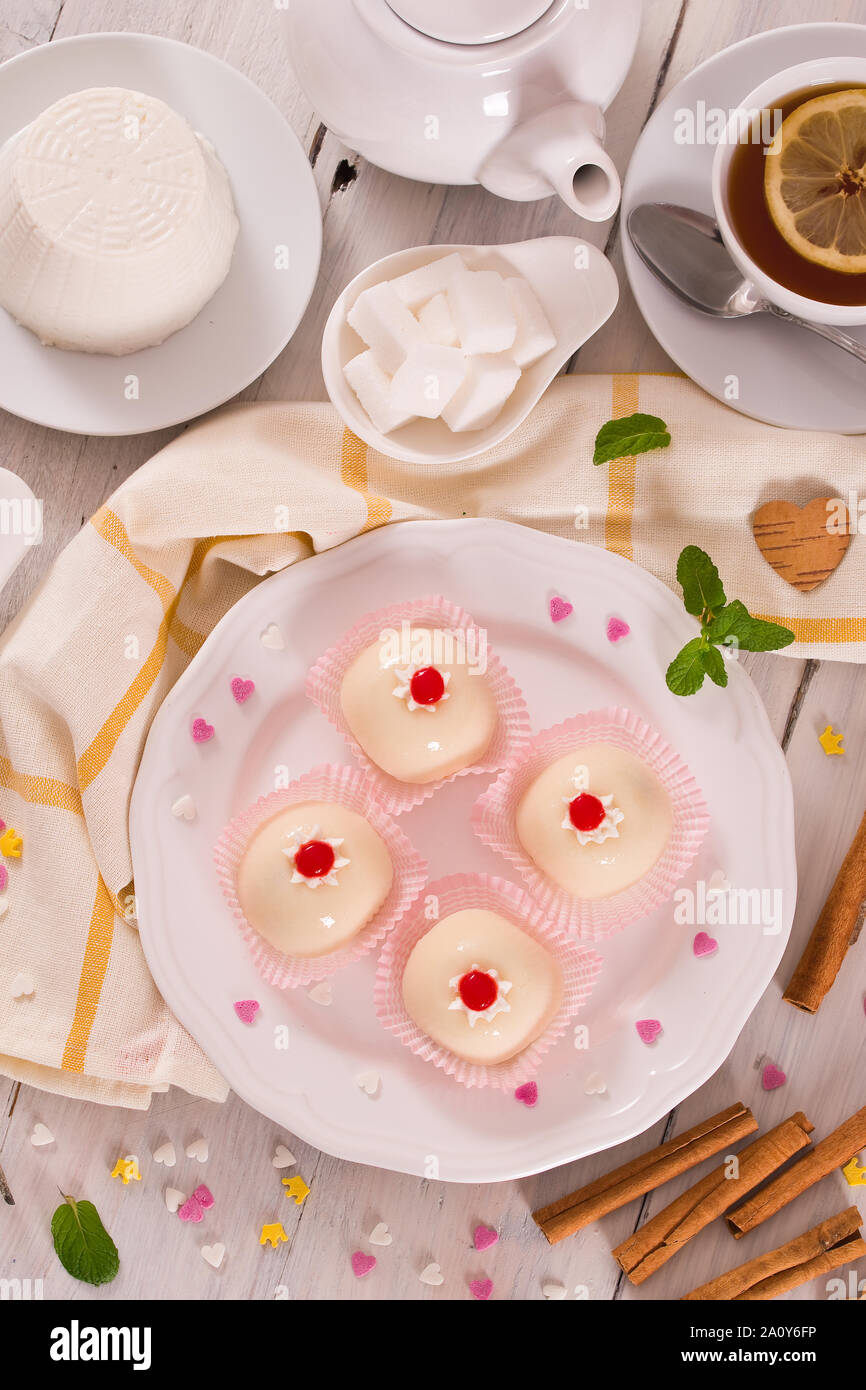 Sicilian ricotta cake (Cassata Stock Photo - Alamy