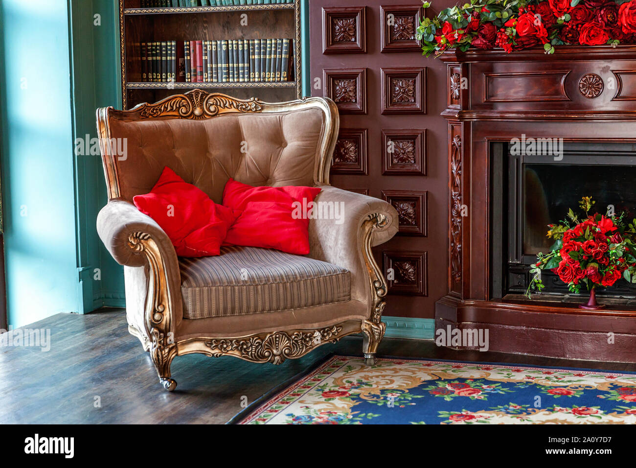 Luxury classic interior of home library. Sitting room with bookshelf ...