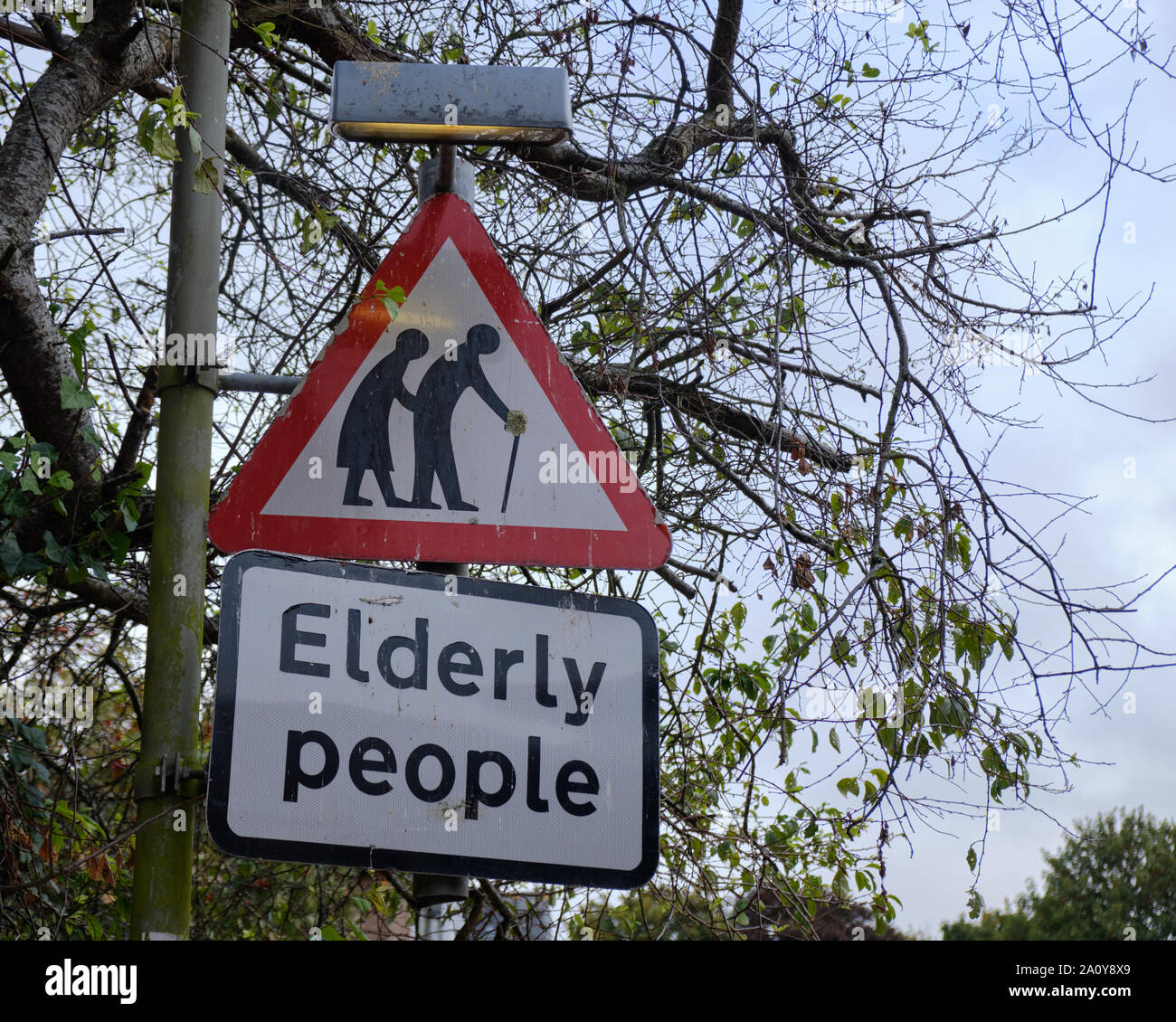 Old people crossing sign hi-res stock photography and images - Alamy