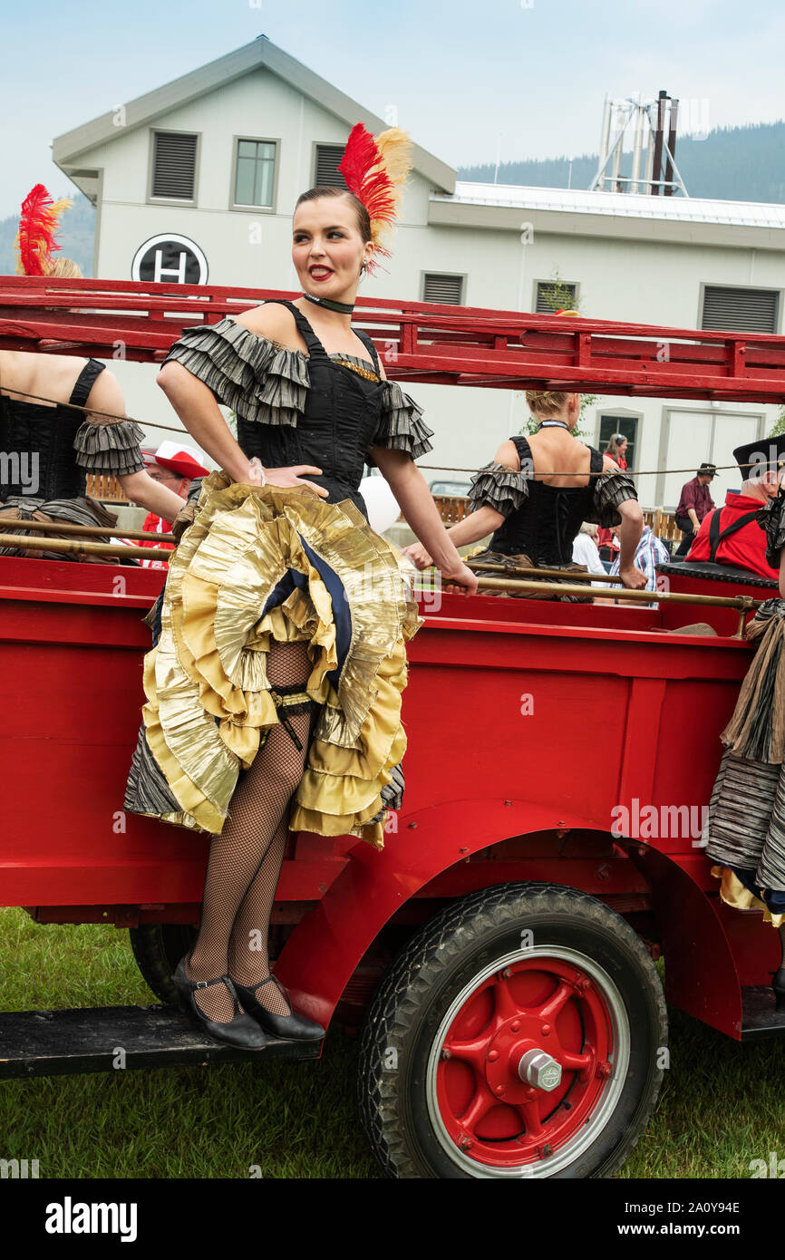 Can can dancer hi-res stock photography and images - Alamy