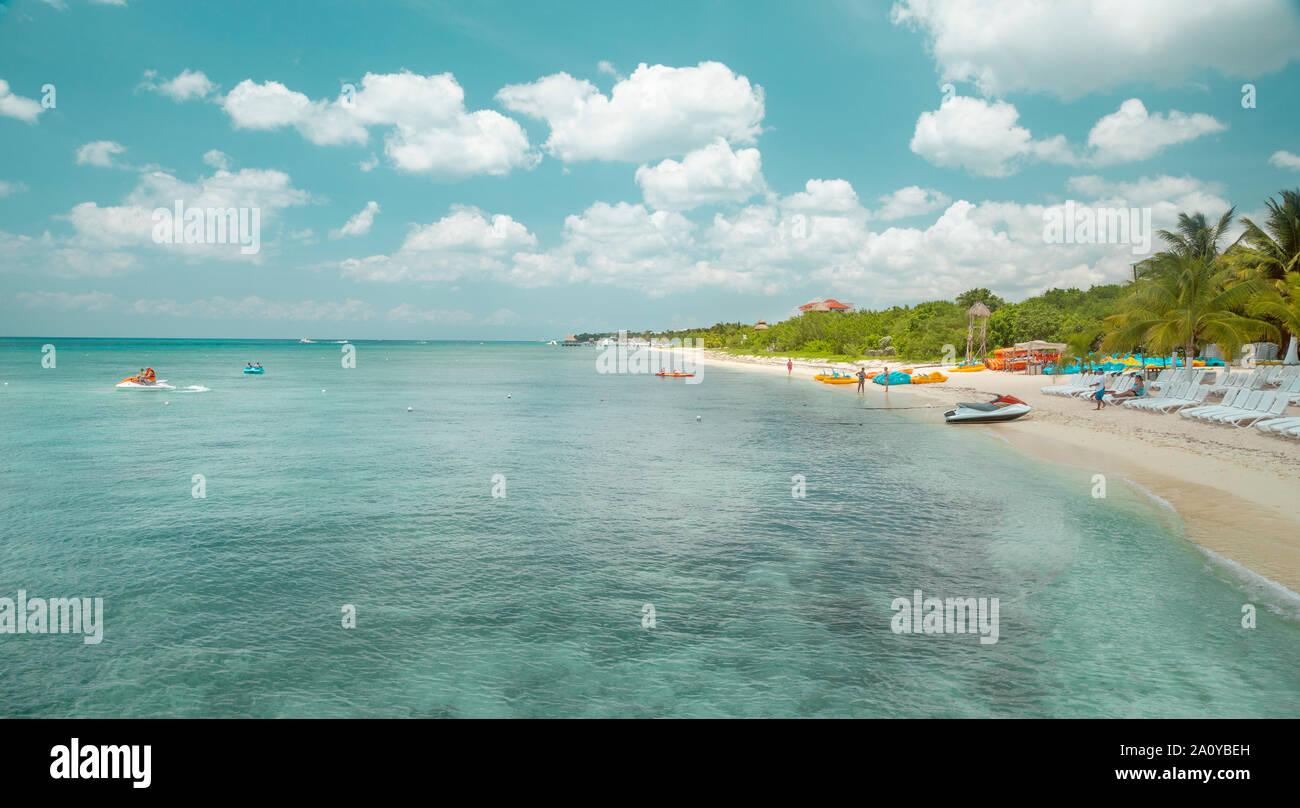 Beautiful sandy beach in cancun hi-res stock photography and images - Alamy