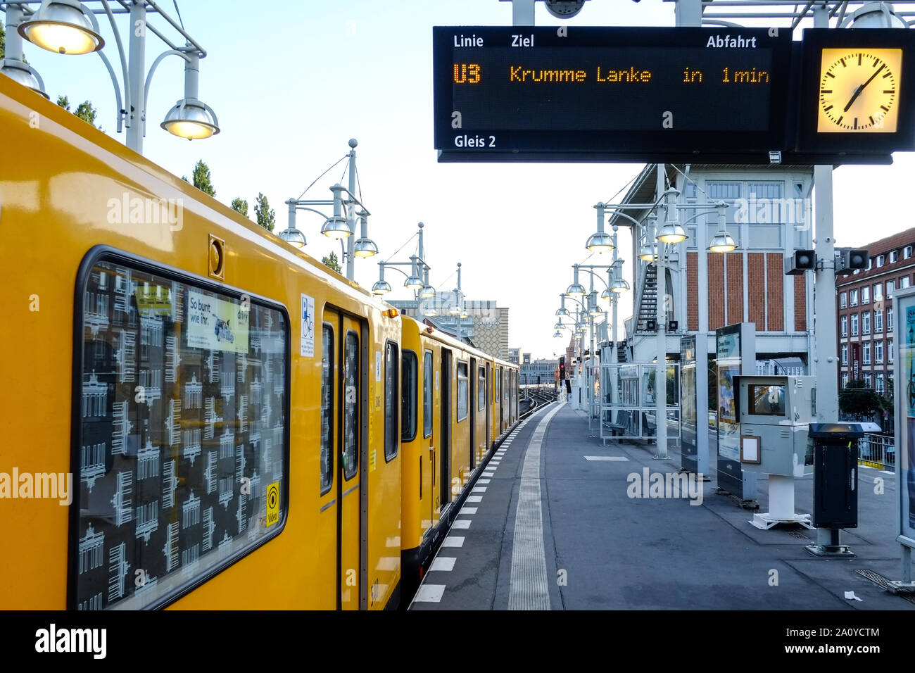 U3 platform hi-res stock photography and images - Alamy