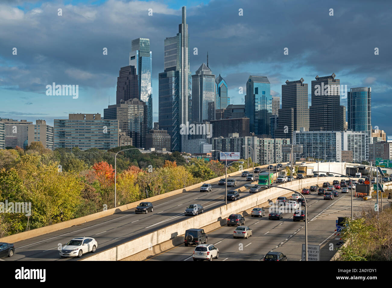 Downtown skyline highway freeway hi-res stock photography and images ...