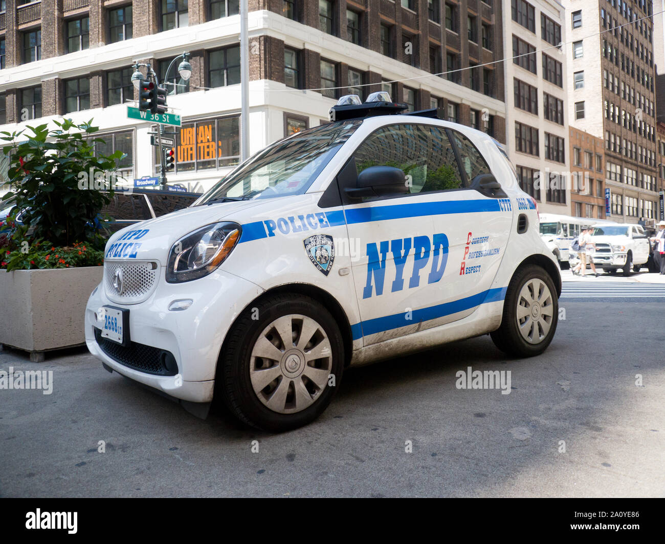 Smart car police car hi-res stock photography and images - Alamy