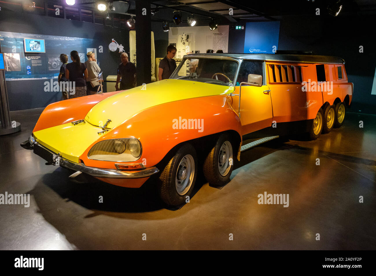Citroen ds france hi-res stock photography and images - Alamy